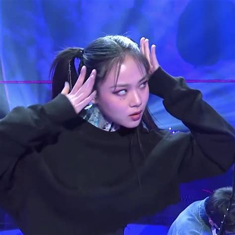 Pin By On Bibi People Singer Rapper