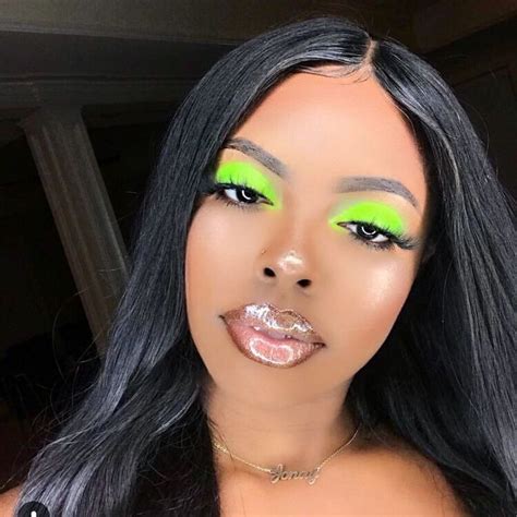 Shared By 𝐻𝑜𝓃𝑒𝓎𝓂𝑜𝑜𝓃 Find Images And Videos About Makeup Green And
