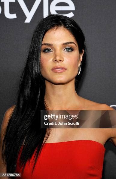 Actress Marie Avgeropoulos Attends The 2017 Instyle And Warner Bros