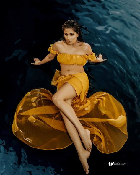 Oshadi Himasha Chavindis Feet