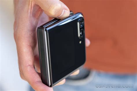 Motorola Razr 2022 Review Design Build Quality Controls And Connectivity