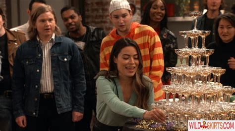 Miranda Cosgrove Mirandacosgrove Onlyfanssz Nude Onlyfans