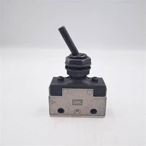 ระบบวาล์วควบคุมลม วาล์วแอนด์สวิทซ์ Valve And Switch Smc Vm13 มือสอง