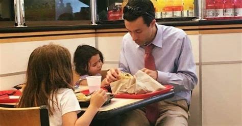 Dad Talks To His Babes About A Muslim Woman PS Family