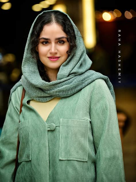 هانیه غلامی از نمایش‌های کوتاه حمایت کرد حضور بازیگر با استایل کژوال شیک در جشنواره عکس