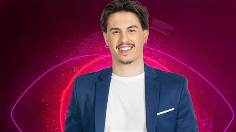 De Regresso às Redes Sociais Daniel Panelo ‘quebra Silêncio Estou