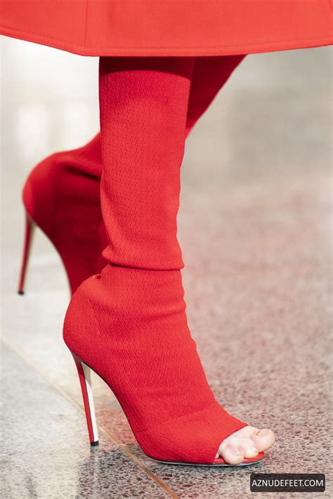 Anniek Verfaille Feet Aznudefeet