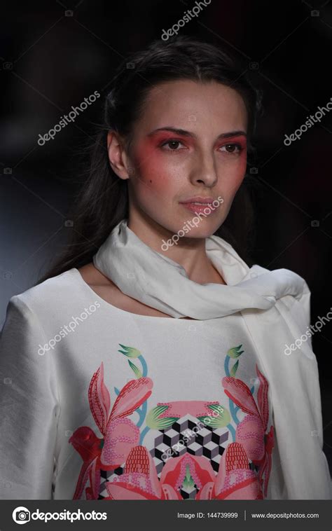 Dan Liu Collection Stock Editorial Photo © Fashionstock 144739999