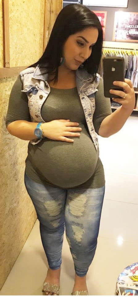 Gorgeous Round Babes With Tight Clothes Tumbex