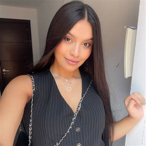 Luisa María Lms0507 • Threads Say More