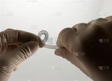 血管内手术支架，扭转