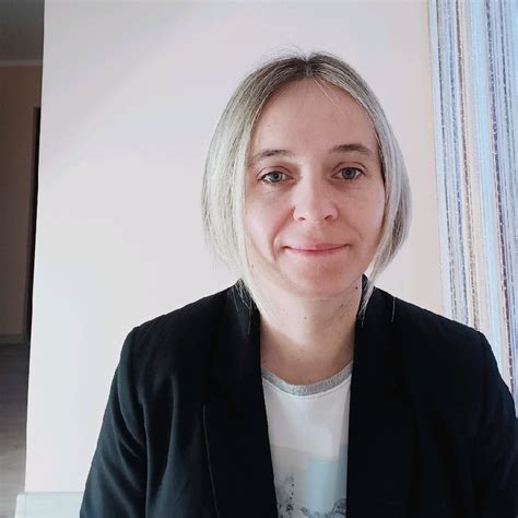 Anna Ebner Specjalista Ds Sprzedaży Internetowej Apg Co W