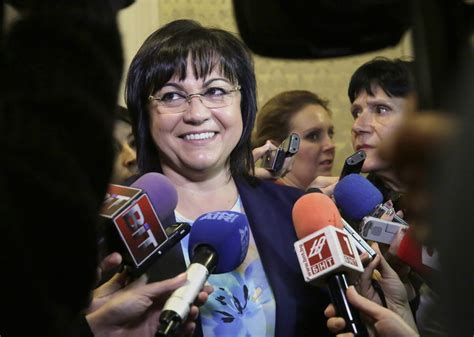 Лидерът на БСП Корнелия Нинова направи изявление пред журналисти в НС Днес Dir Bg