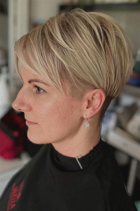 40 Chic Short Hairstyles To Enhance Fine Hair Edgy Undercut Pixie