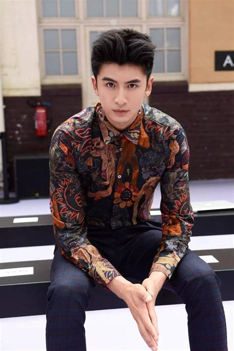 張雲龍巴黎時裝周 出席品牌大秀 每日頭條