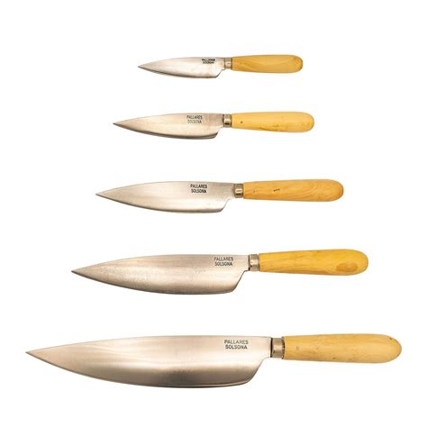 5 Rounded Kitchen Knives With Boxwood Handles Pallares Solsona