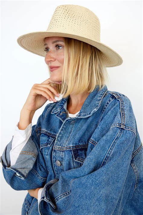 Hat Attack Luxe Vented Packable Hat In Natural Island Trends