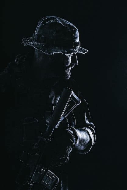 Premium Photo Bearded Spec Ops Operator
