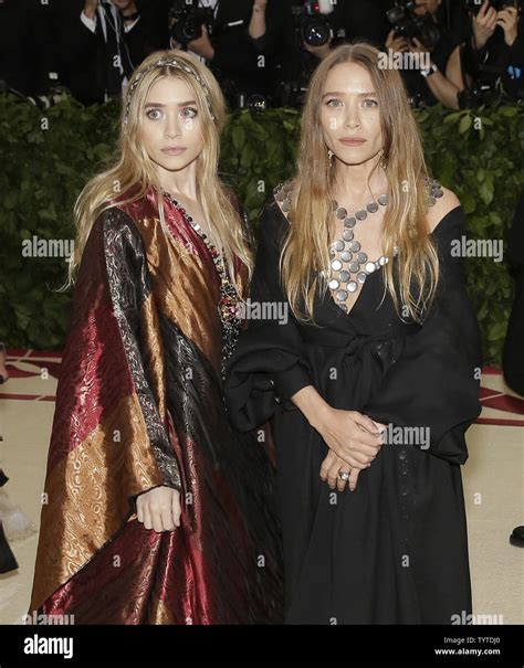 Mary Kate And Ashley Olsen Arrives On The Red Carpet At The