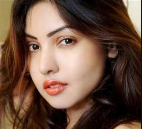 Komal Jha Bra Size And Body Measurements Actress Body And Bra Size