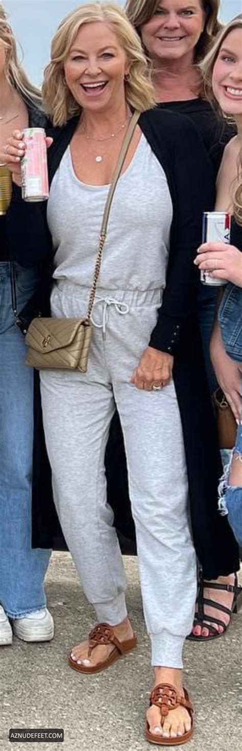 Julia Moffitt Feet Aznudefeet