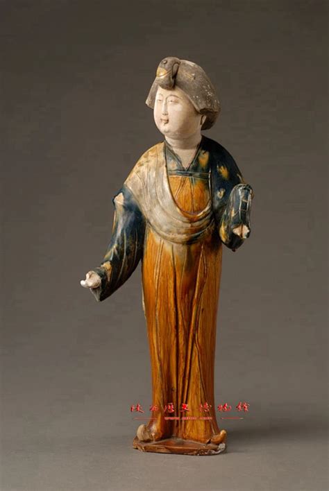 唐三彩女立俑陕西历史博物馆唐三彩女立俑 花瓣网