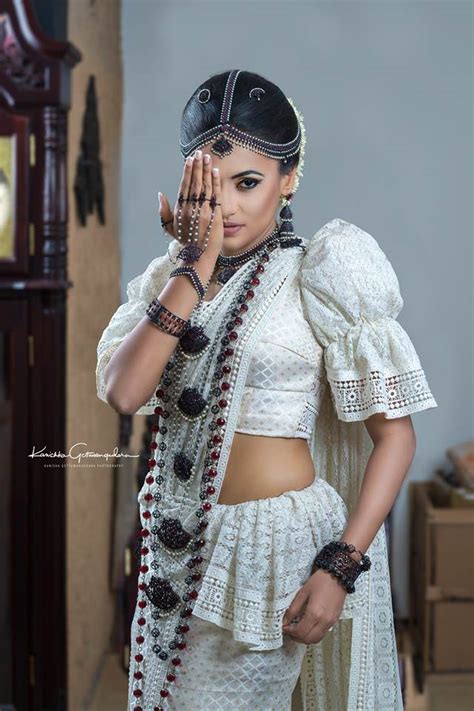 Udari Warnakulasooriya Bridal Photoshoot