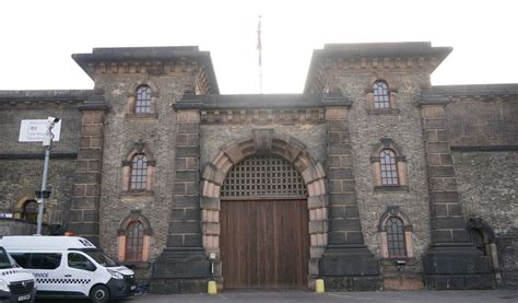 Wärterin Hat Sex Mit Häftling Mitgefangener Filmt Mopo