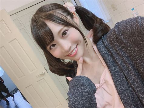 หนังav Ssni 789 Yoshioka Hiyori 家族が旅行で不在の間、娘の友達