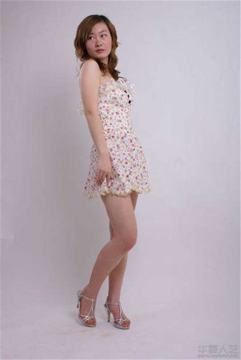 国模笑笑酒店开房大胆私拍人体 万图网