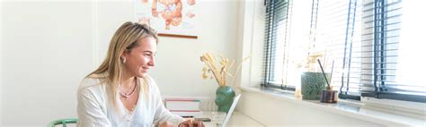 Esmée Zegt Haar Baan Op En Begint Haar Eigen Praktijk Moneybird