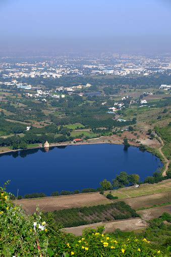 Pemandangan Indah Mastani Talav Atau Danau Dari Dive Ghat Terletak Di Dekat Desa Wadki Waduk Air