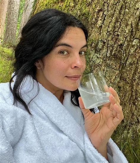 Zuleikha Robinson Biography Height And Life Story Super Stars Bio