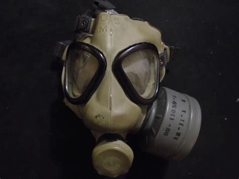 Us Military M9 Gas Mask Kit 4565251090
