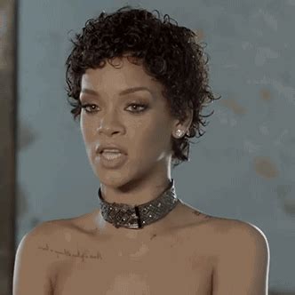 Pin By Niveah On Bombshell Rihanna Short Hair Curly Pixie Haircuts