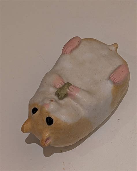 Galerie 🦌寒くたって元気だよ。いきもの展🦌 2月9日日まで開催中 松木那莉子 お腹いっぱい ゴールデンハムスター 足立加奈子・阿部未来・飯村わかな 泉田知香・いとうさき