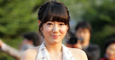 Md포토 가슴라인 살짝 노출 박신혜 여성미 강조했어요 백상