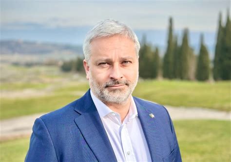 Una New Entry Per Rosewood A Castiglion Del Bosco Arriva Angelo