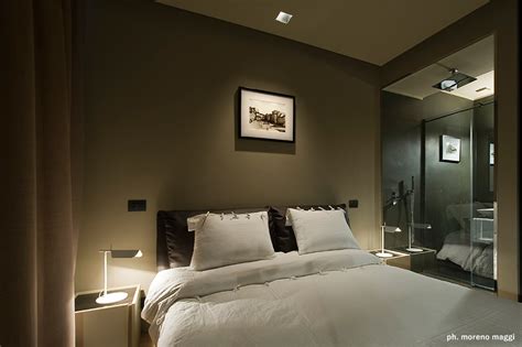 Tab Table（タブ テーブル） Flos（フロス） Barber＆osgerby（バーバー＆オズガビー）