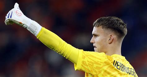 Ronald Koeman Vertrouwt Op Bart Verbruggen Als Eerste Keeper ‘zijn Mentale Profiel Is Tegen Het