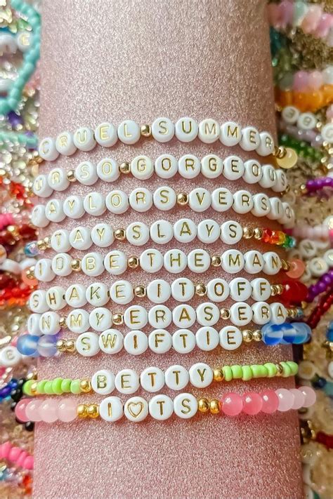 Pin By 𝓣𝓪𝔂𝓵𝓸𝓻𝓼 𝓿𝓮𝓻𝓼𝓲𝓸 On Swiftie Braclets 🌴 In 2024 Taylor Swift Friendship Bracelets