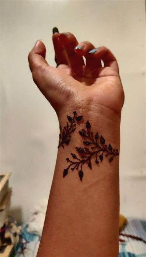 70 Minimal Henna Designs Wrist Floral Minimalist Henna Tattoo Wrist Henna Designs Simple