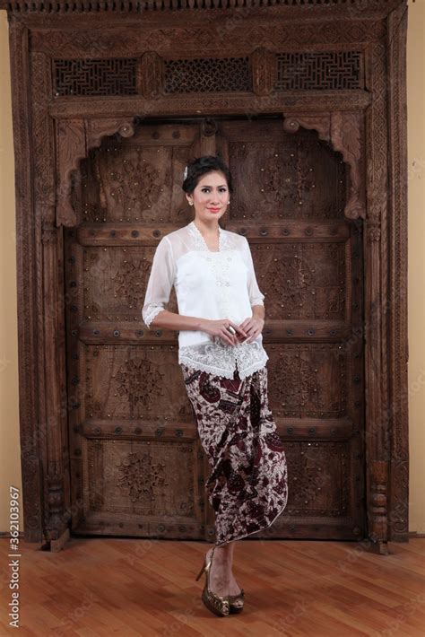 Beautiful Woman Wearing An Elegant Kebaya Kebaya Is A Traditional Dress Worn By Indonesian And