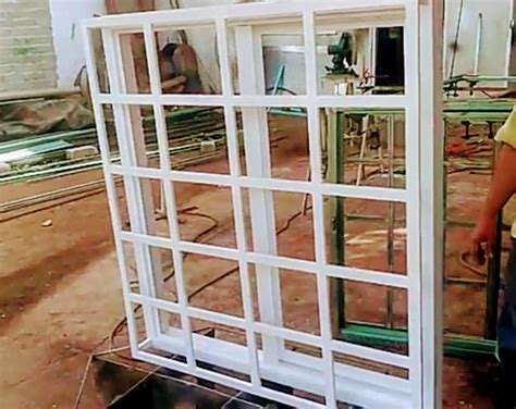 Foto Ventana De Herrería Con Proteccion De Remodelaciónes Delta