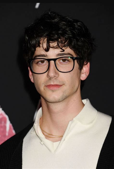 Milo Manheim 💜 Atores Bonitos Pessoas Bonitas Namorados