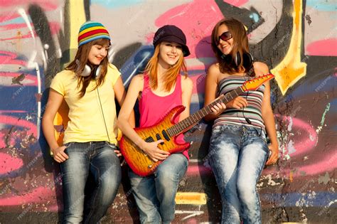 Stylish Attitude Girls Wallpapers With Guitar