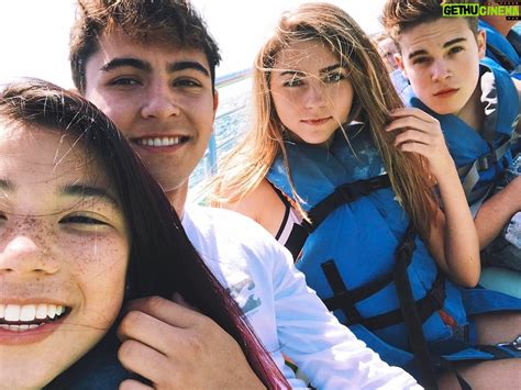 Kyson Facer Wiki Biography Age Gallery Spouse And More