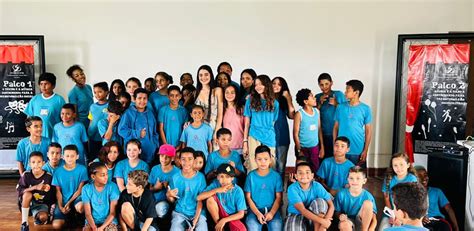 Anna Maz Visita O Patronato E Faz Festa Com A Criançada Do Centro Juvenil São Domingos Sávio
