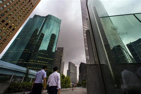 Japan Banks Jgb Yields Plunge As Traders Assess Svb Fallout