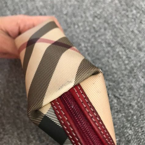 Burberry Nova Check Clutch Authentic Made In Italy Pls See All
